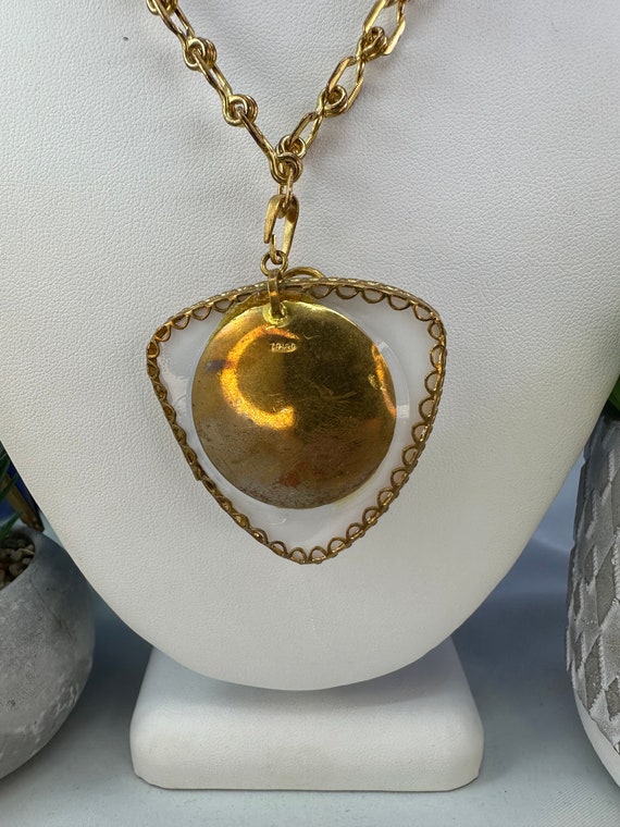 Signed Triad necklace. Gold coloured with shell penda… - Gem