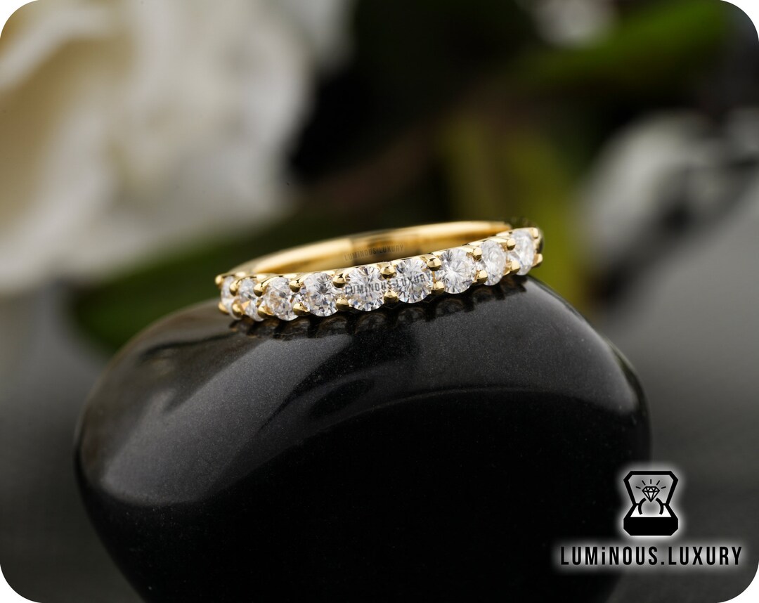 Classic U-prong Set 2.5 MM Full White Round Brilliant Cut Half Eternity ...