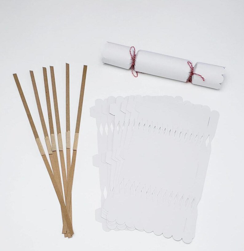 6 Black, Red, and Green Plaid Christmas Cracker Kit DIY, Includes ...