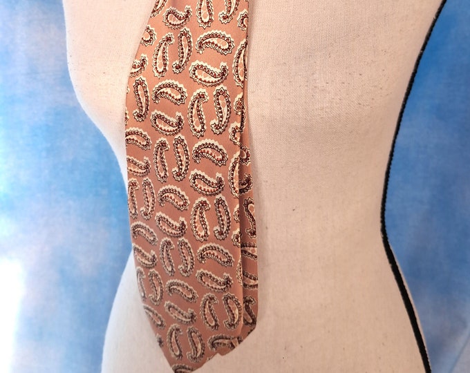 Vintage Late 1940s Early 1950s Rayon Fawn Tan Paisley Wide Blade Swing ...