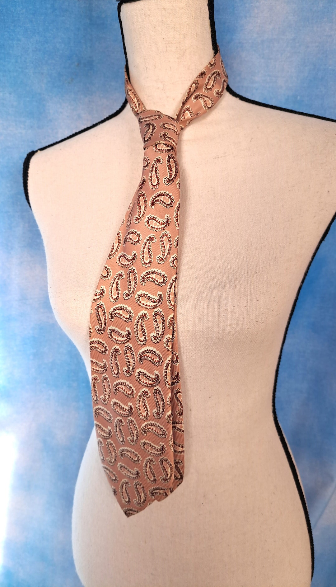 Vintage Late 1940s Early 1950s Rayon Fawn Tan Paisley Wide Blade Swing ...