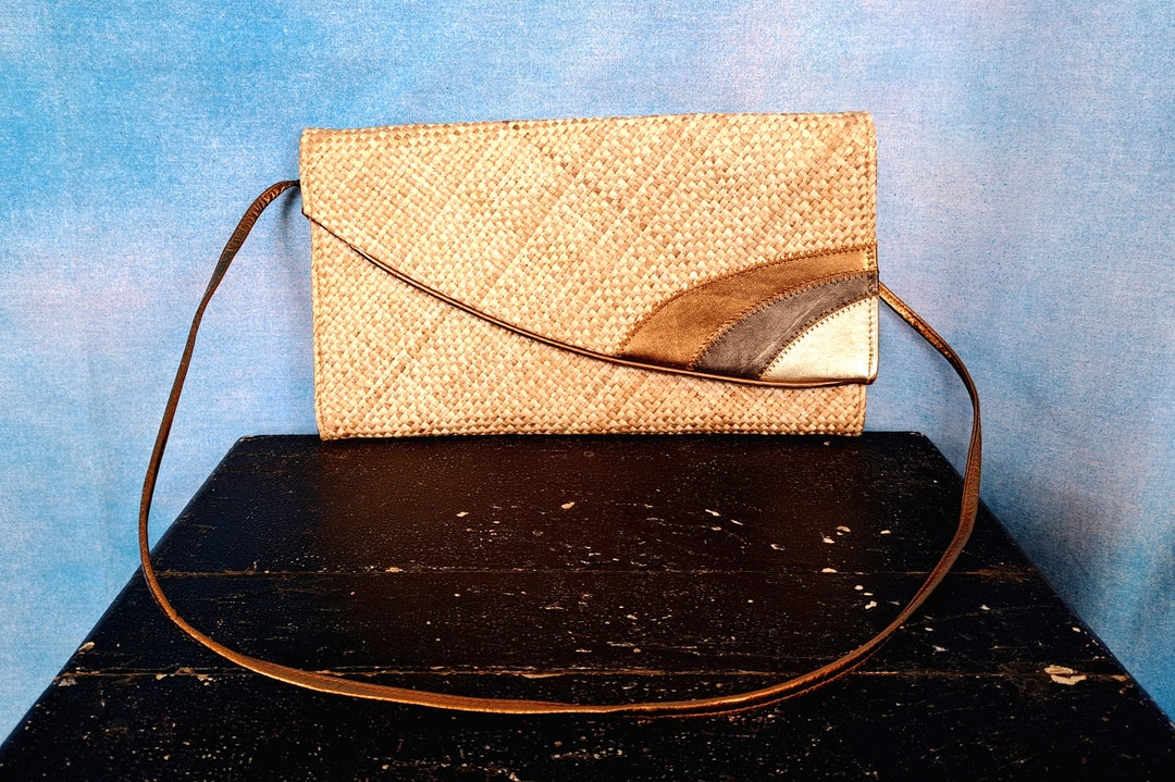 Vintage 70s Deco Revival Postmodern Geo Woven Raffia Straw and Metallic ...