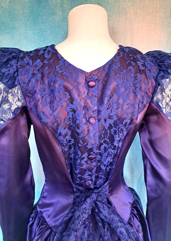 Vintage 80s Sapphire Midnight Blue Lacy Ruffled Taffe… - Gem