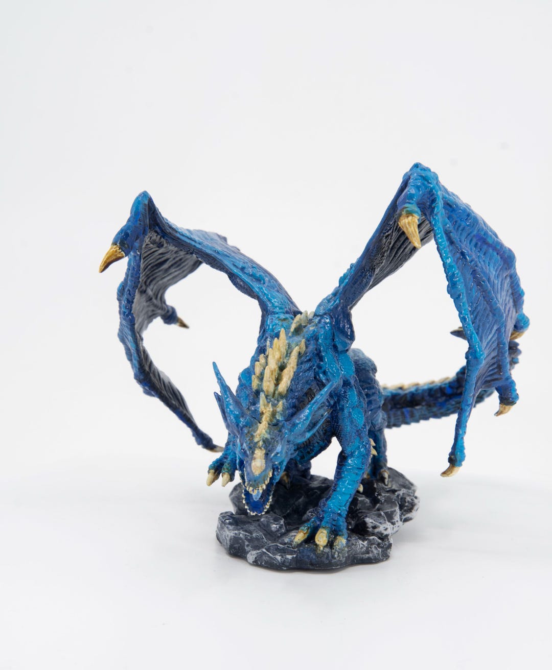 Young Blue Dragon Hand Painted Wizkids Miniature for Dungeons & Dragons ...