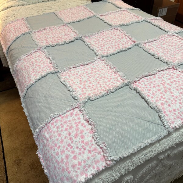 Pink Grey Rag Quilt - Etsy