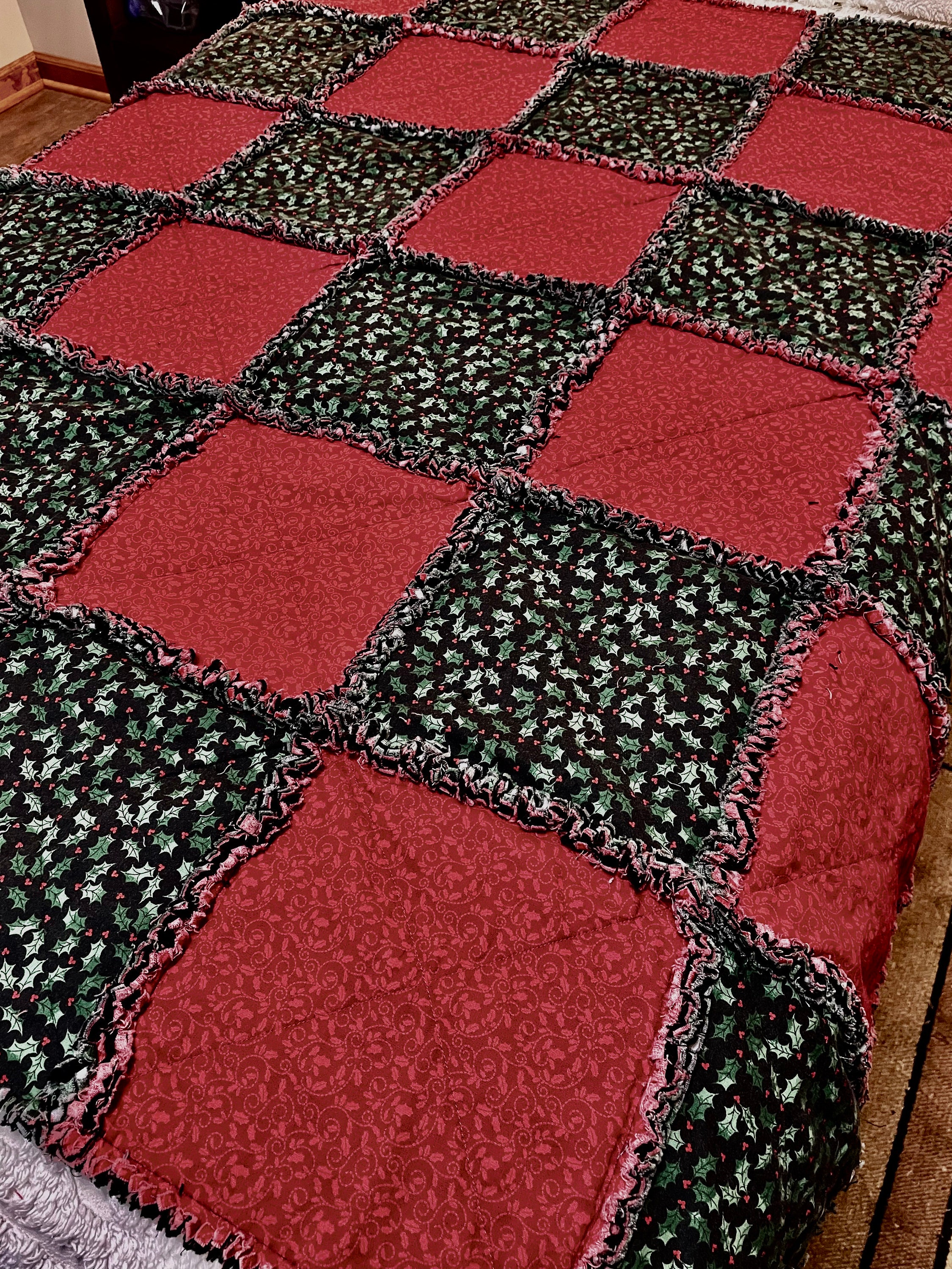 Handmade Holly Rag Quilt, Holiday Sofa Throw, 53"x53" - Etsy