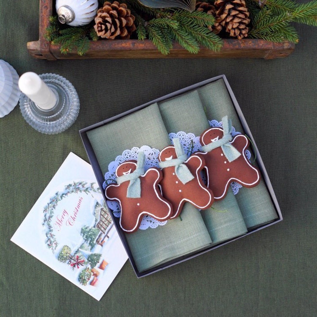 Christmas Dinner Set of Napkins With Winter Gingerbread Men, Napkins ...