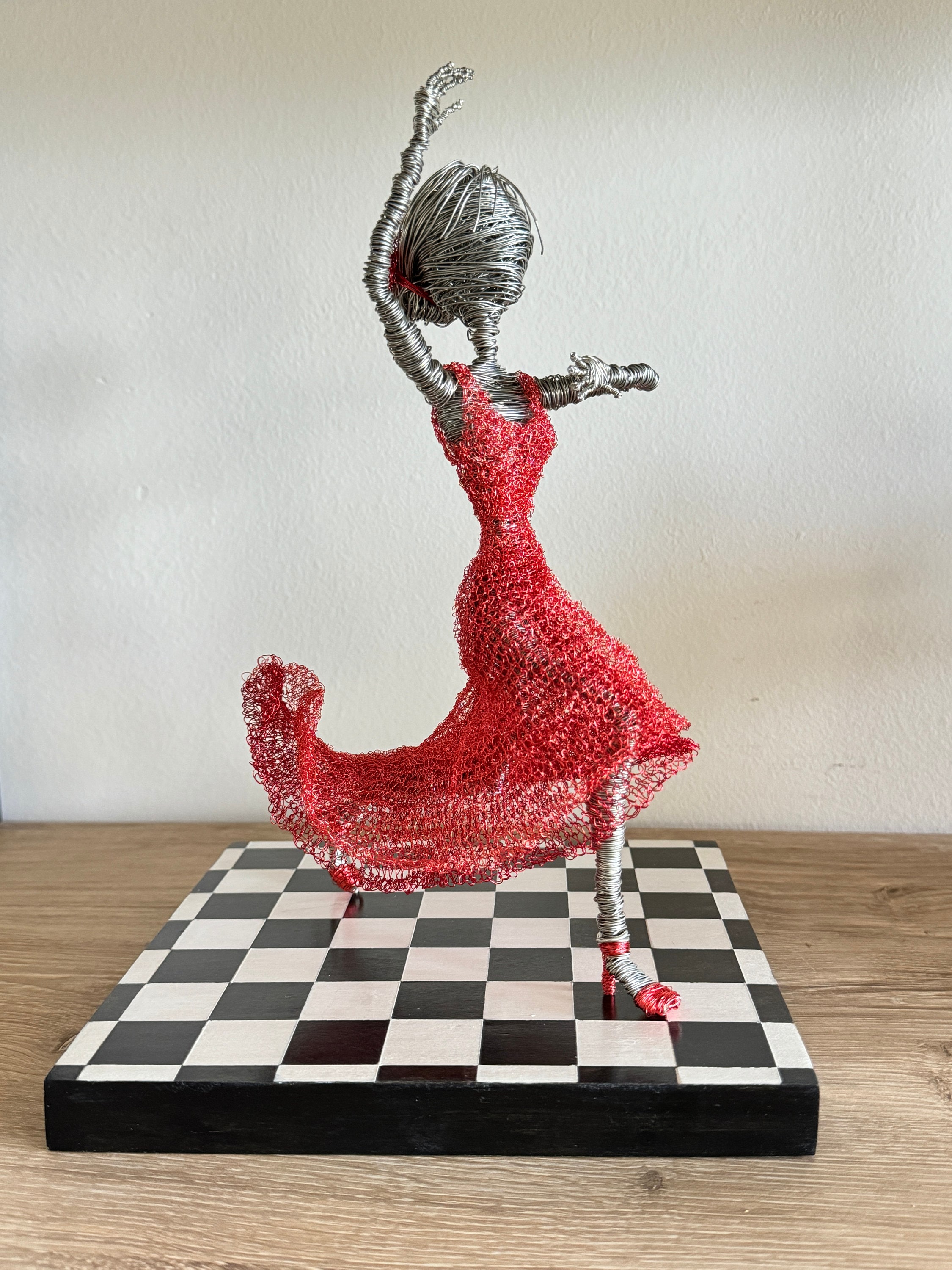 Woman / Girl Sculpture, Ballroom Dance, Art, Female Human Figure Wire ...