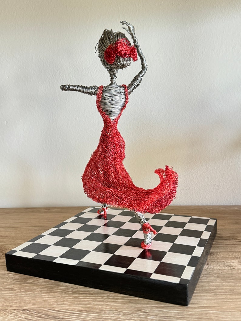 Woman / Girl Sculpture, Ballroom Dance, Art, Female Human Figure Wire ...