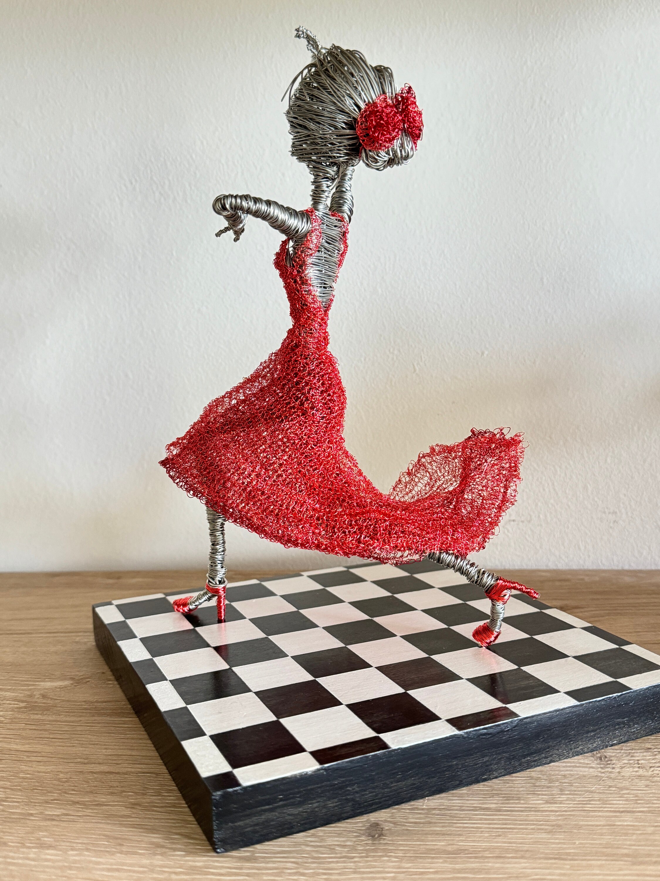 Woman / Girl Sculpture, Ballroom Dance, Art, Female Human Figure Wire ...