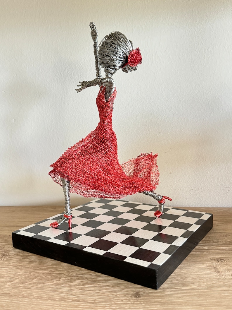 Woman / Girl Sculpture, Ballroom Dance, Art, Female Human Figure Wire ...