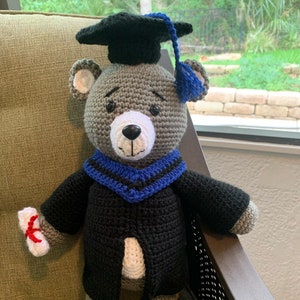 graduation bear knitting pattern