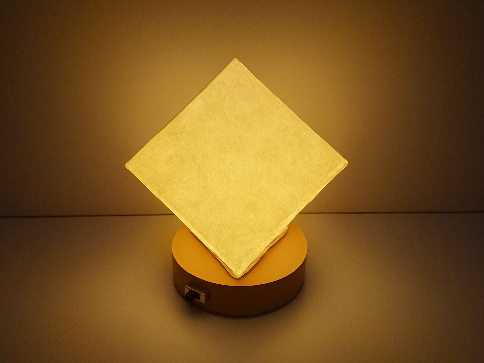 Cube-shaped Japanese paper shade night lamp | Etsy