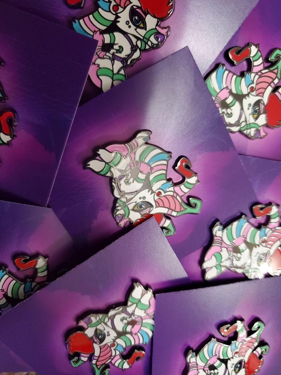 Luxe Chara Pin - Etsy