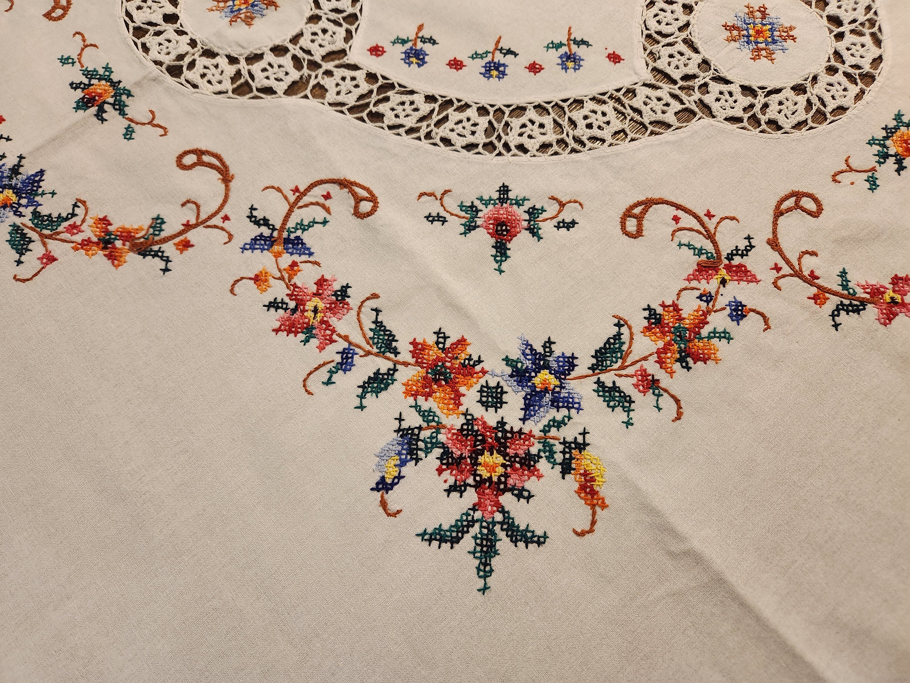 Hand Embroidered Cross Stitch and Crocheted Tablecloth, 170 Cm X 260 Cm ...