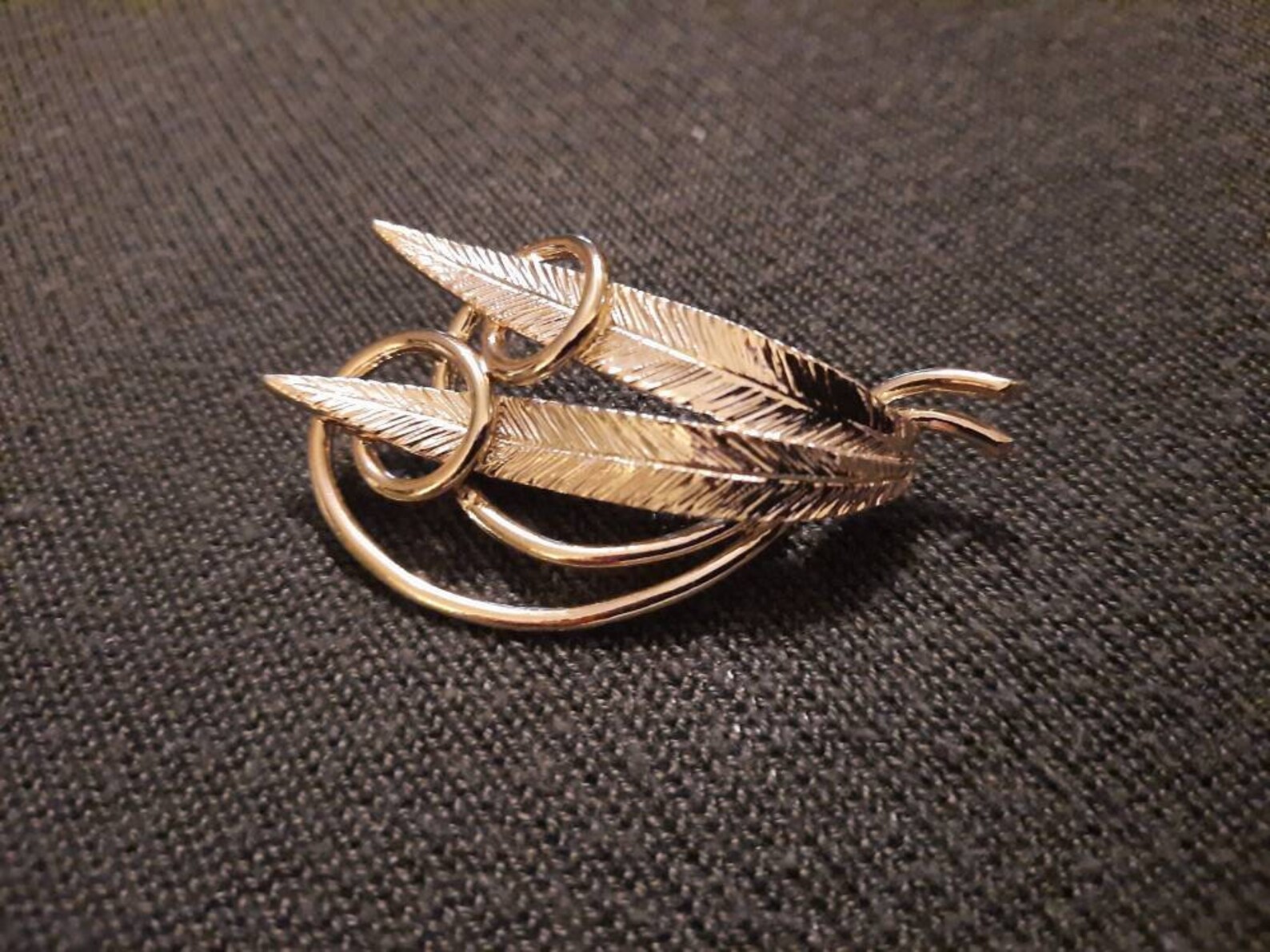 Beautiful Vintage Golden Swirl Brooch With Golden Feathers - Etsy