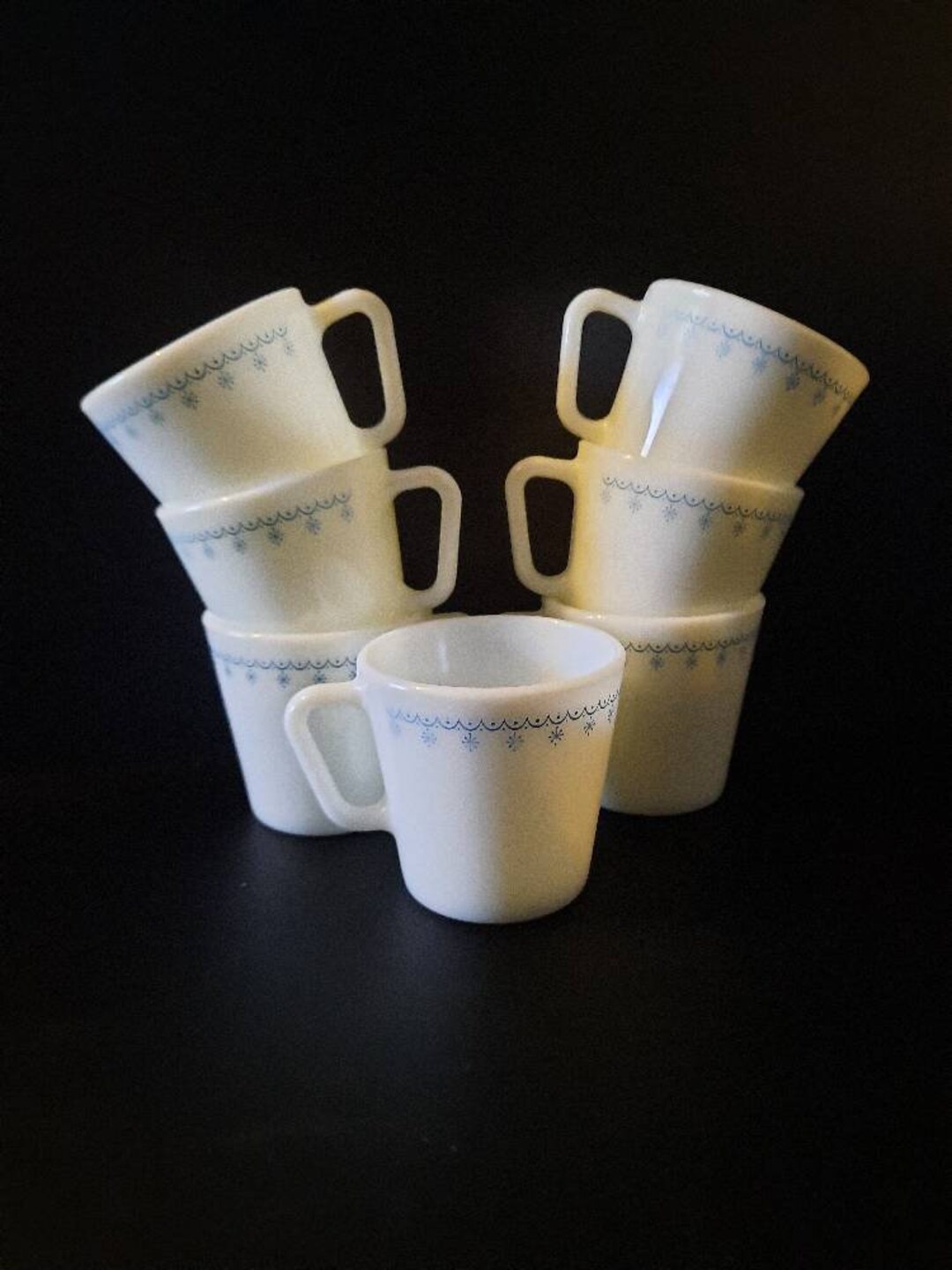 Vitage Set of 7 10 Oz Pyrex Blue Snowflake Garland Pattern Milk Glass ...