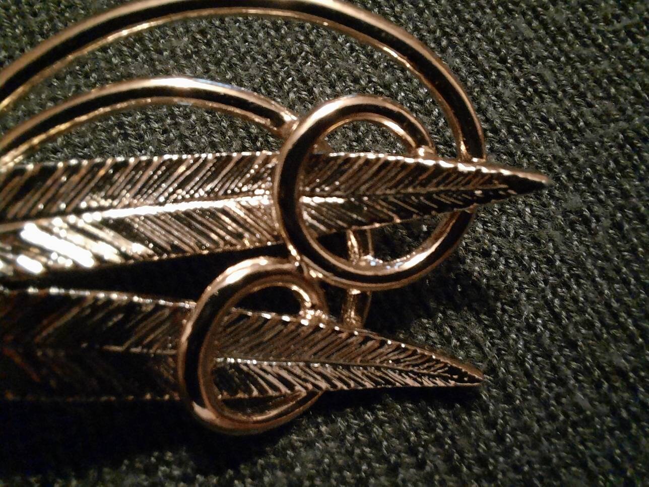 Beautiful Vintage Golden Swirl Brooch With Golden Feathers - Etsy