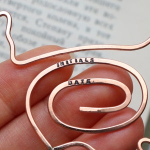 Personalized Giraffe Bookmark: Hand Stamped Wire Paperclip - Etsy