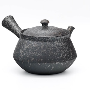 Japanese Kyusu - 藤田徳太 Fujita Tokuta - Ash Glazed Tokoname-yaki Teapot ...