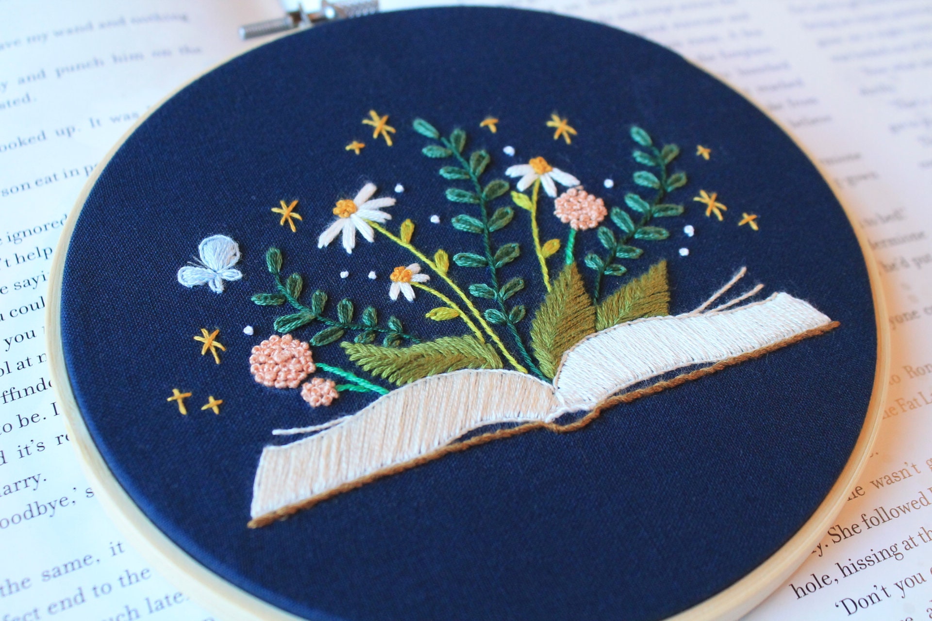 PDF Embroidery Pattern: Books Are Magic - Etsy Sweden