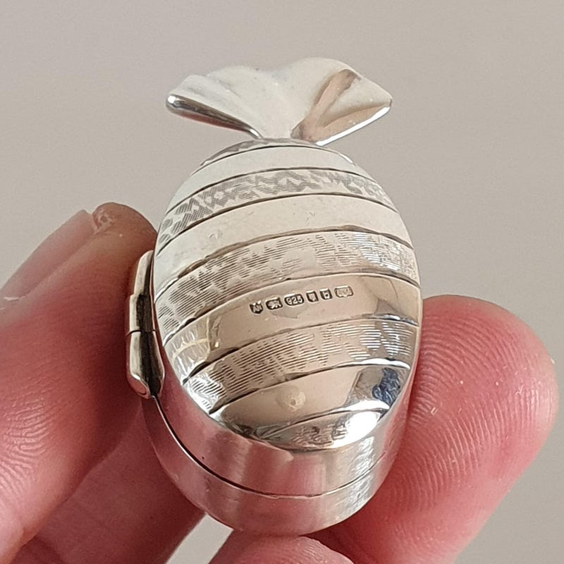 Vintage Candy Pillbox - Etsy UK