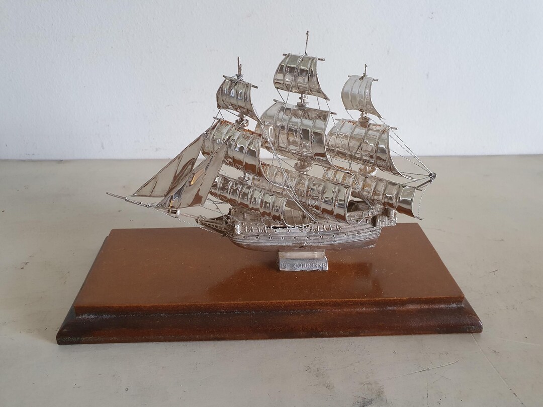 Antique Silver Ship Model "la Couronne" With Acrylic Case, 130g ...