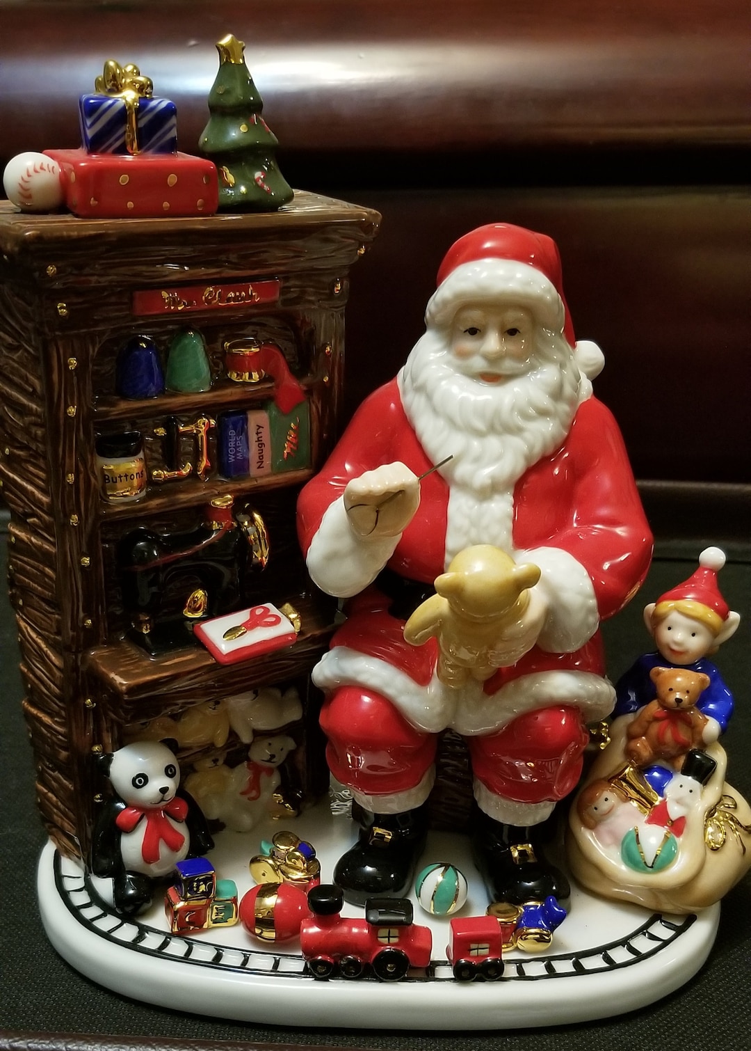 Royal Doulton Holiday Traditions SANTA'S WORKSHOP. HN 5312 . Limited ...