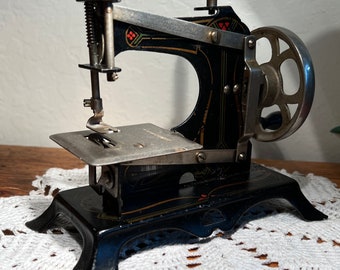 German Toy Sewing Machine - Etsy