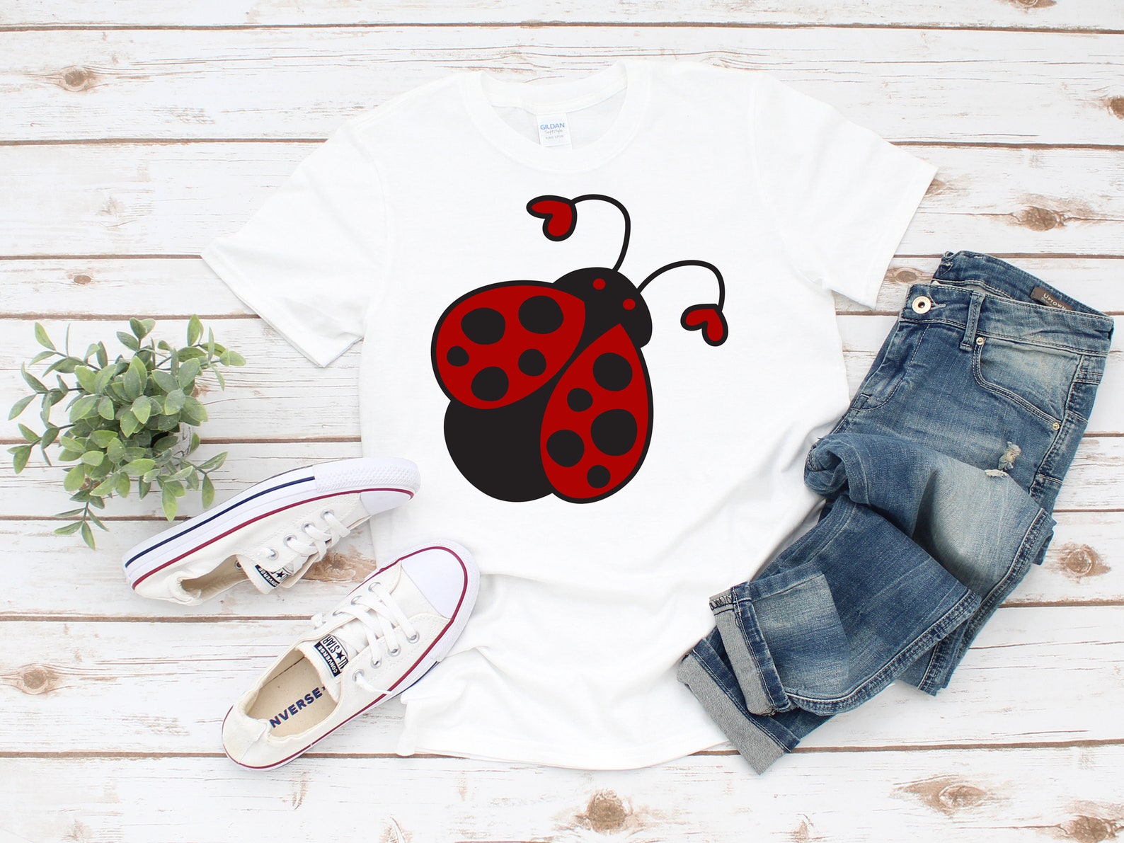 Giant Ladybug T-shirt Cute Women's Tee Large Ladybug - Etsy