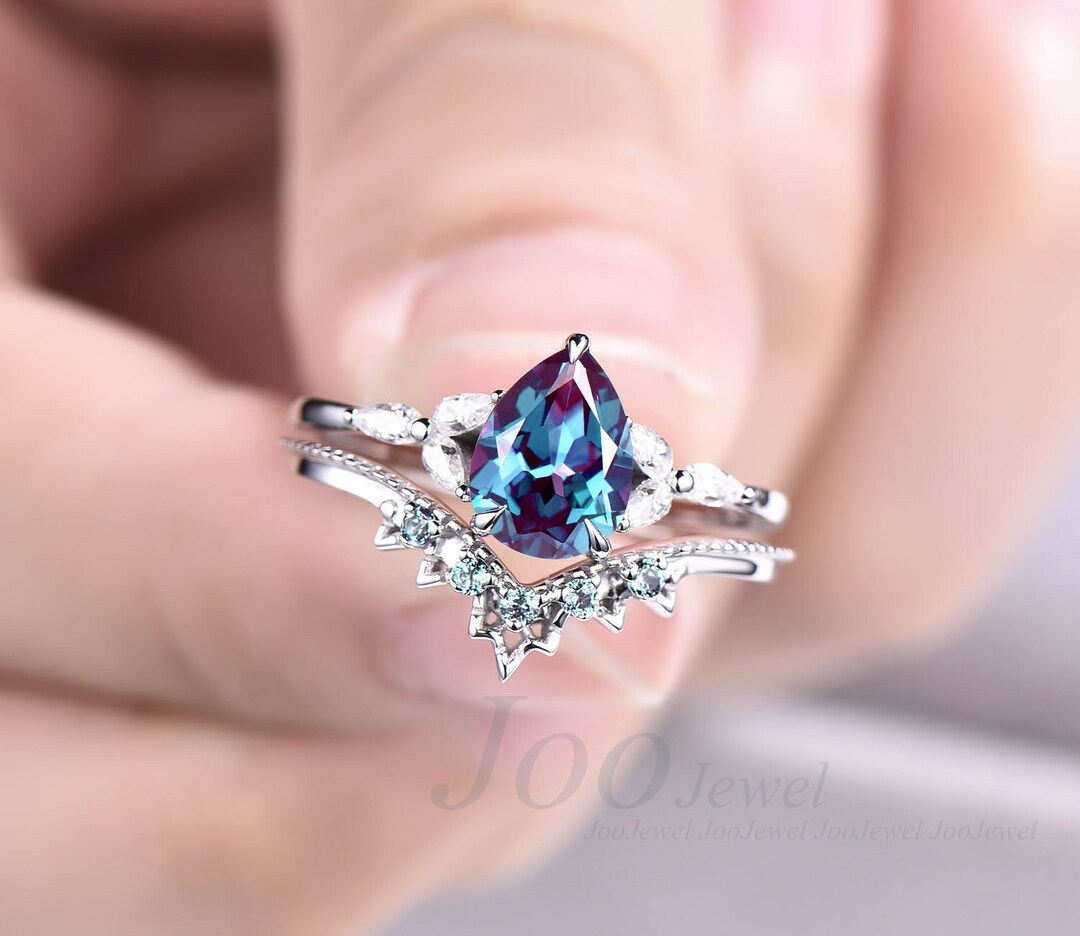 Pear Shaped Alexandrite Ring Gold Silver Vintage Alexandrite Engagement ...