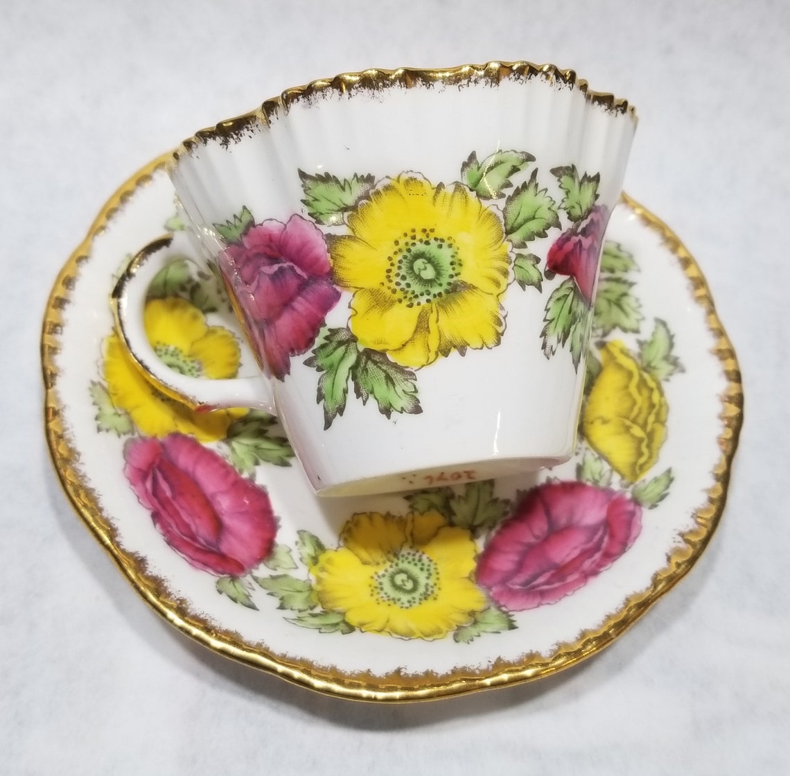Vintage Salisbury Iceland Poppy Tea Cup and Saucer Fine Bone - Etsy