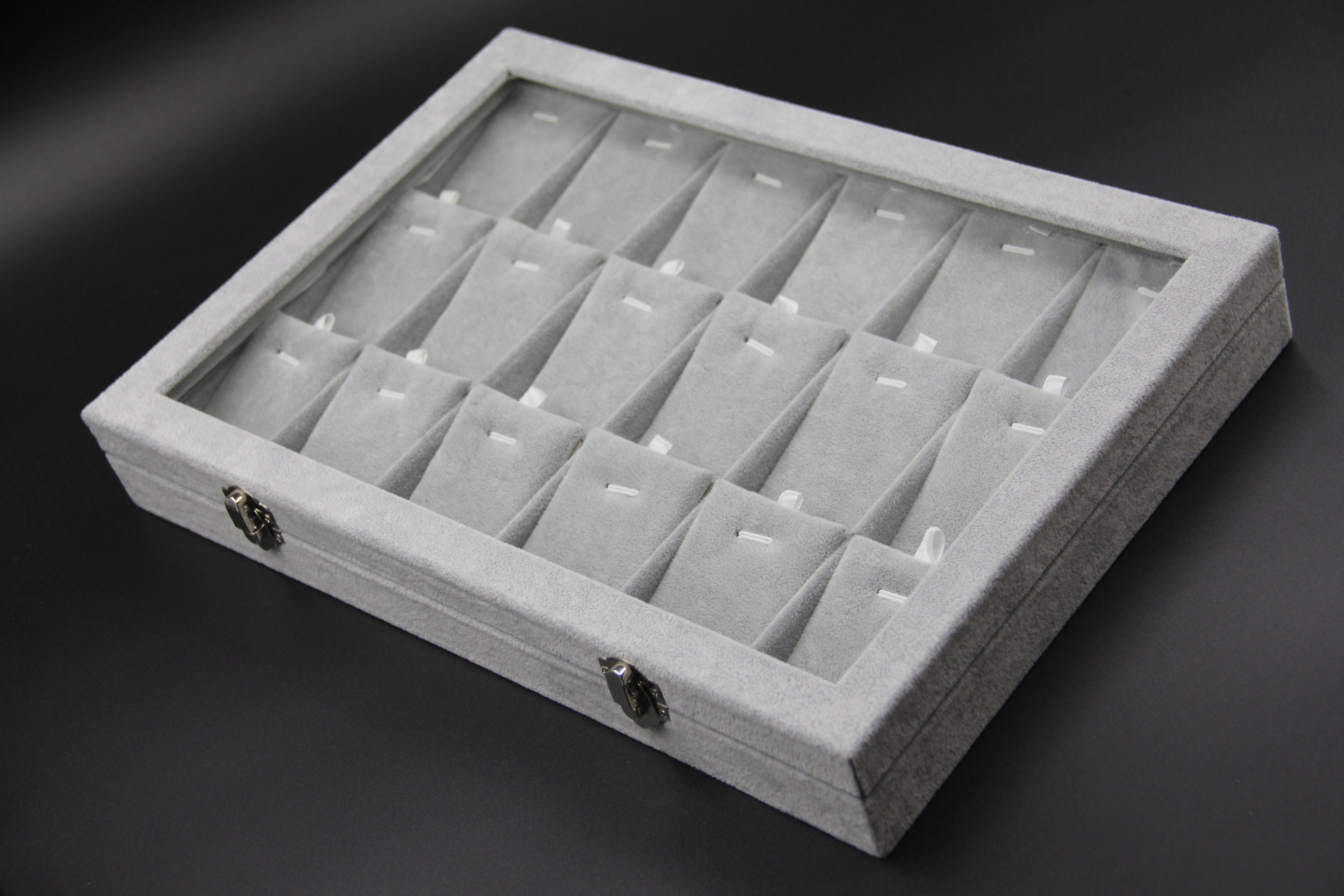 Grey Velvet Jewellery Display Case Box Pendant Chain Organiser 18 ...