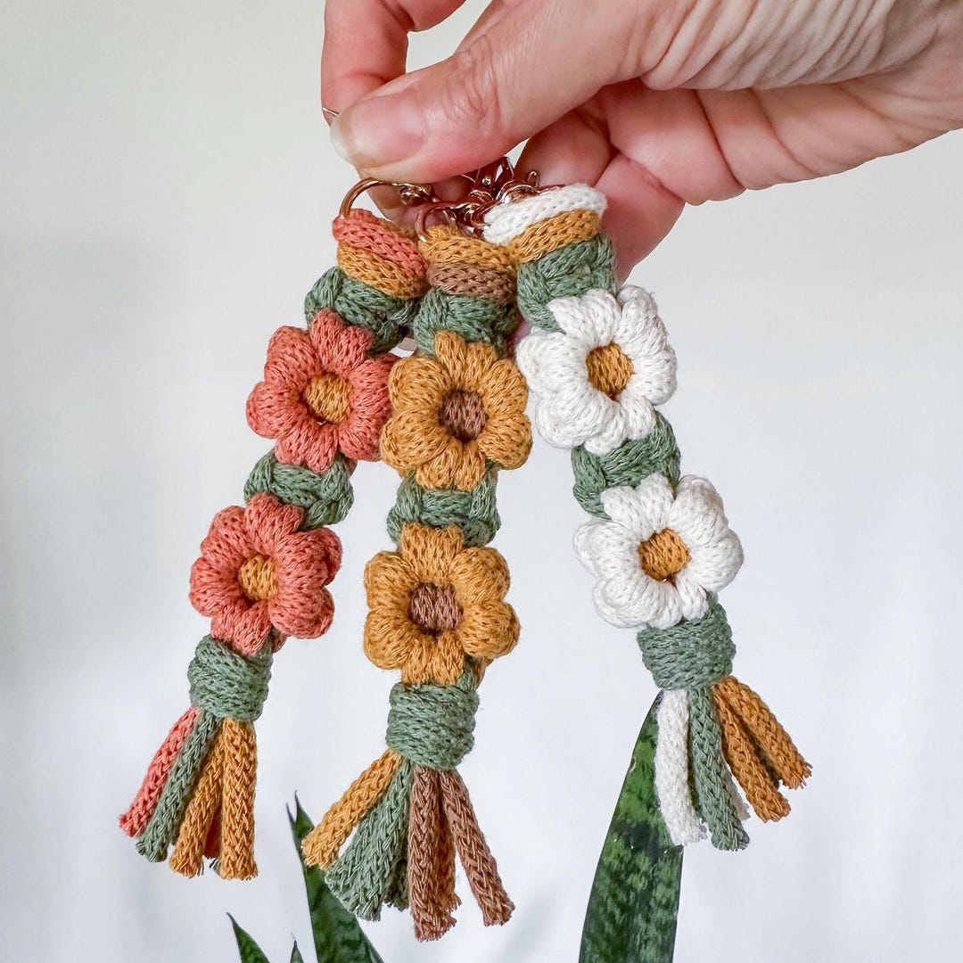 Cute Flower Keychain, Macrame Daisy, Sunflower Key Chain, Boho Key Fob ...