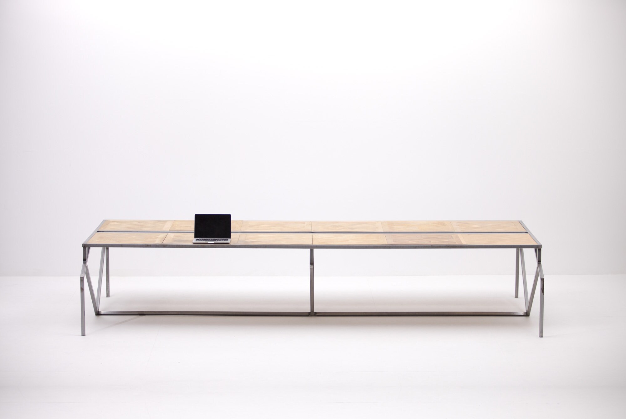 Group Work Station / Team Desk OUM - Steel & High-quality Oak Parquet ...