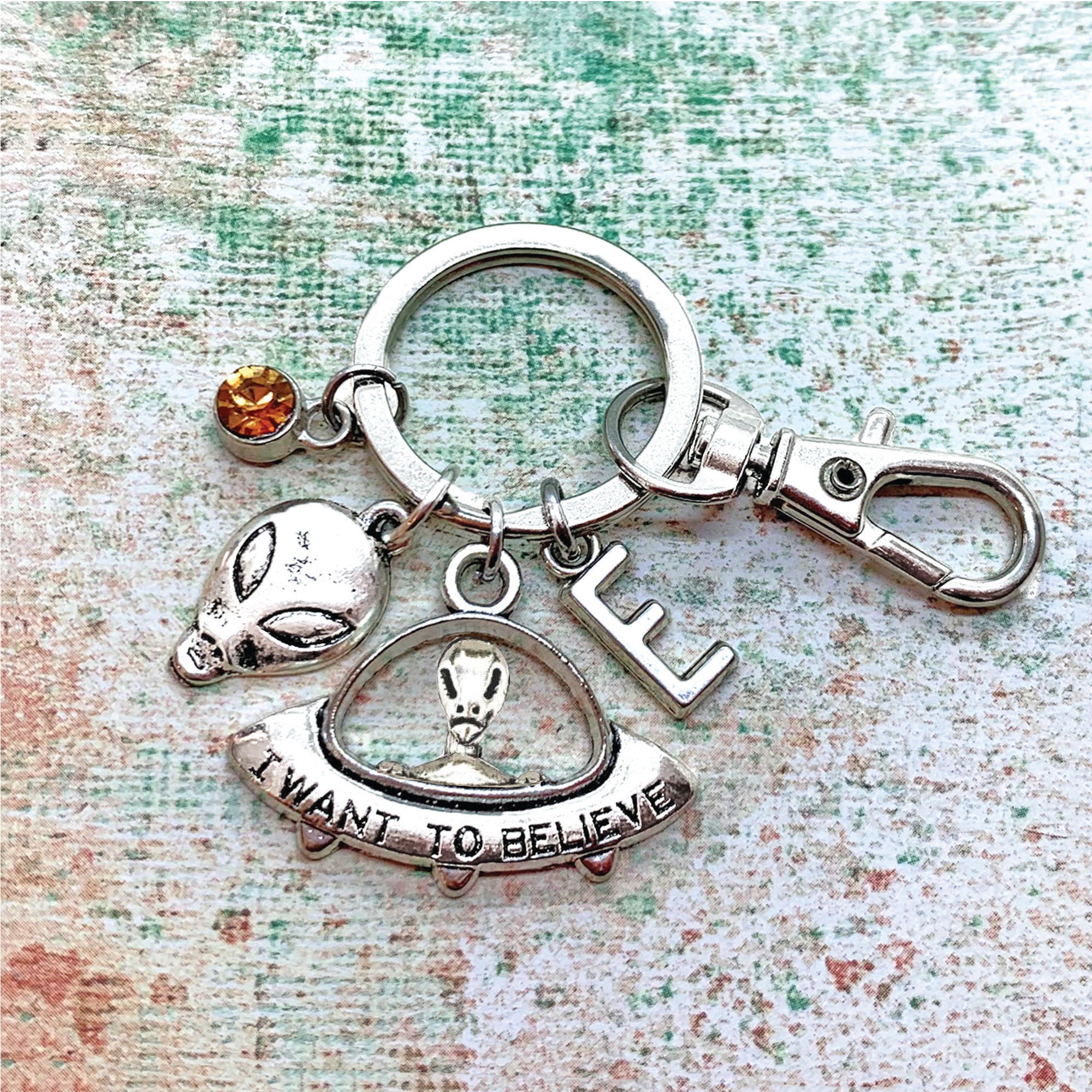 UFO Keychain Alien Spaceship Keychain Alien Key Ring - Etsy.de