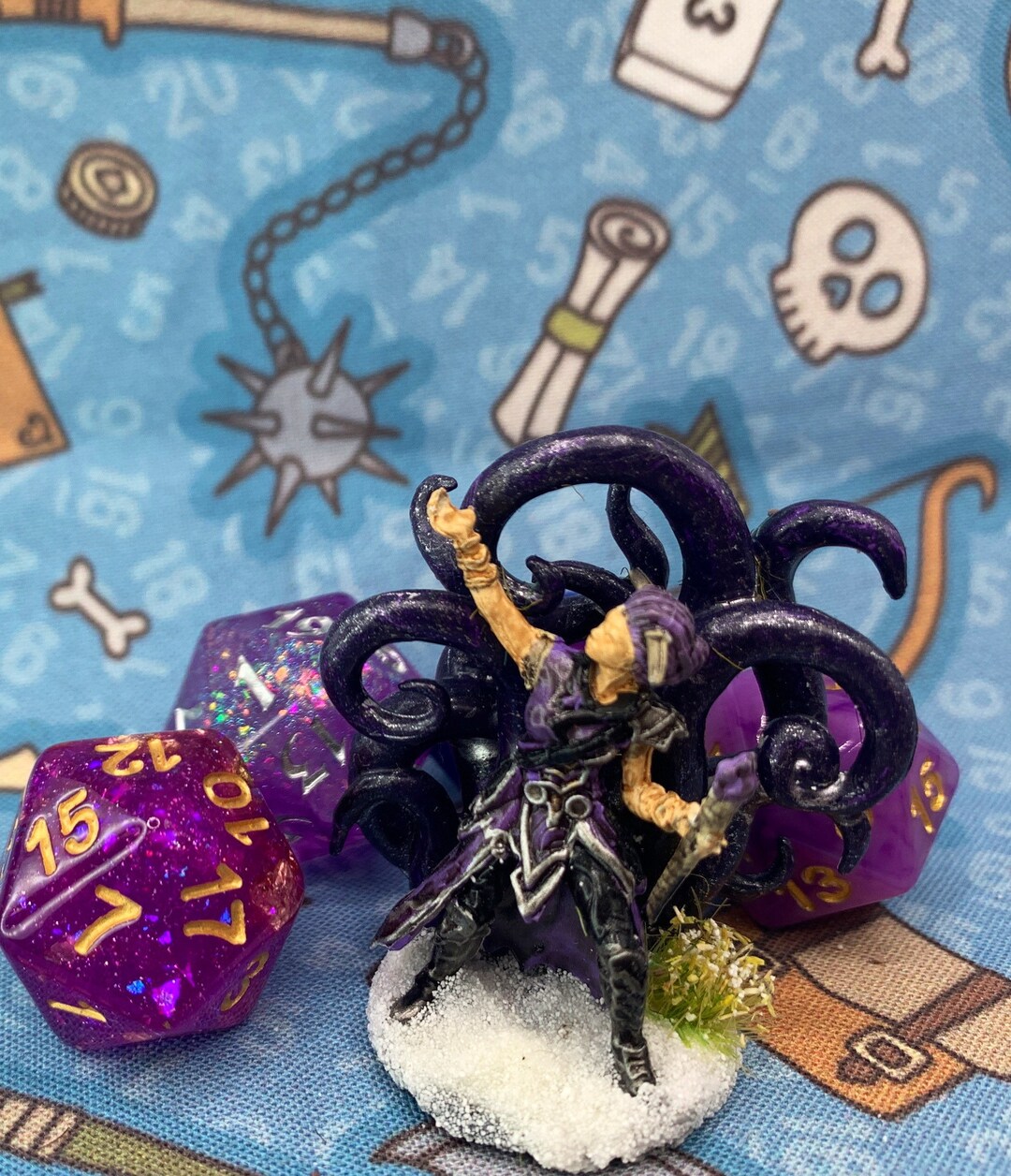 Dungeons and Dragons Miniature Female Warlock, Sorcerer, Wizard ...