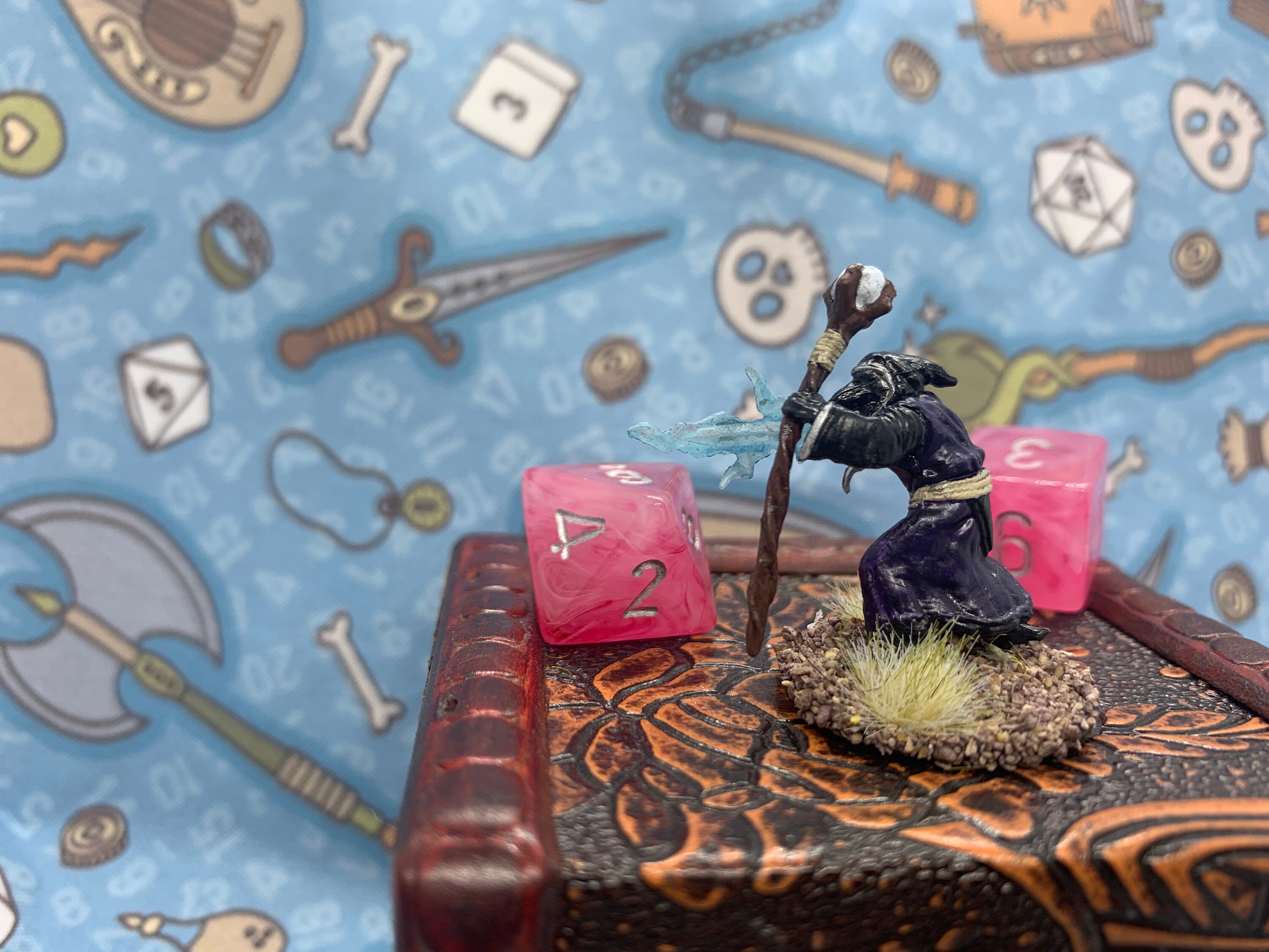 Dungeons and Dragons Miniature Ravenfolk Sorcerer, Wizard, Artificer ...