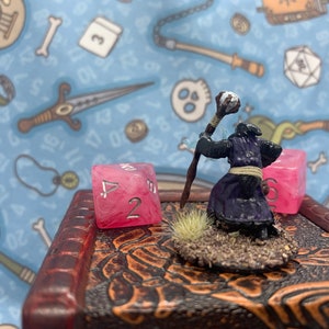 Dungeons and Dragons Miniature Ravenfolk Sorcerer, Wizard, Artificer ...