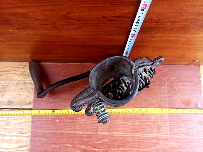 Vintage Cast Iron Mechanical Corn Husker From the Early 20th Century ...