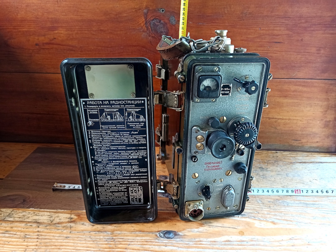 Vintage Army Radio Station Landing Troops of the USSR - R-105. Soviet ...