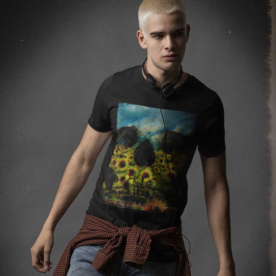 Weirdcore Graphic T-shirt "smile More" - Etsy