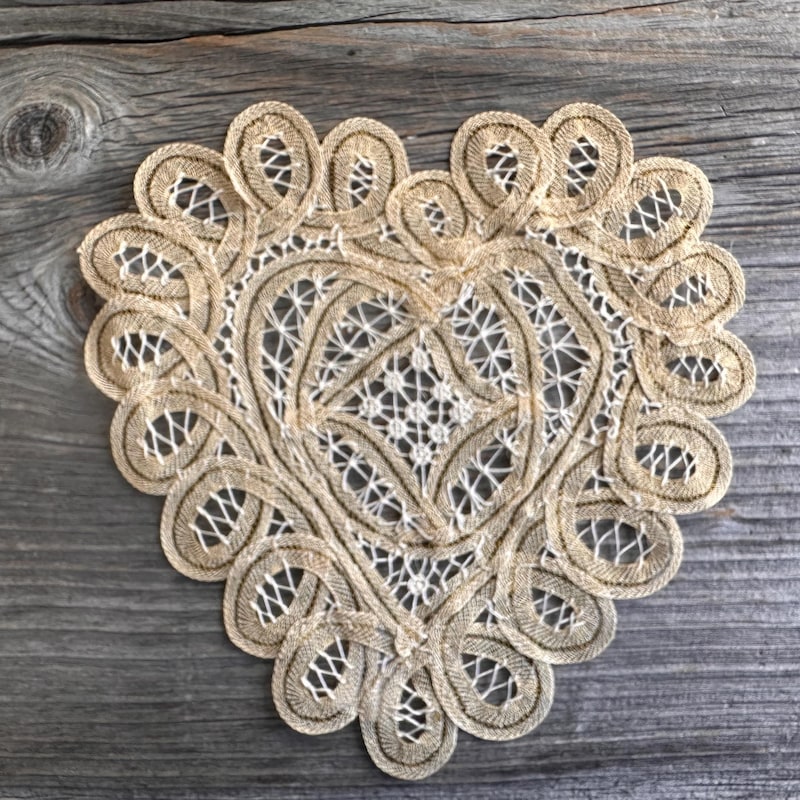 Vintage Heart Lace Table - Etsy