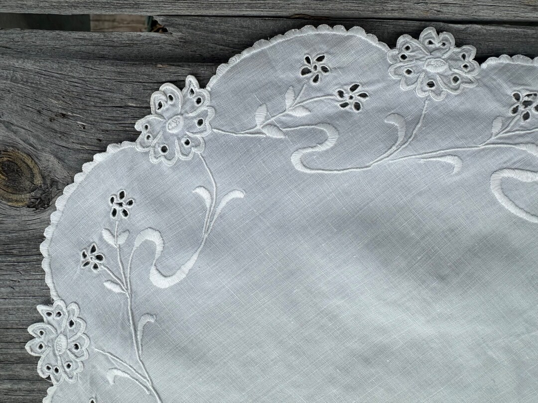 Antique Heirloom Lace Cutwork Embroidered White Linen Doily Good Condition for Home Decor Cotton ...