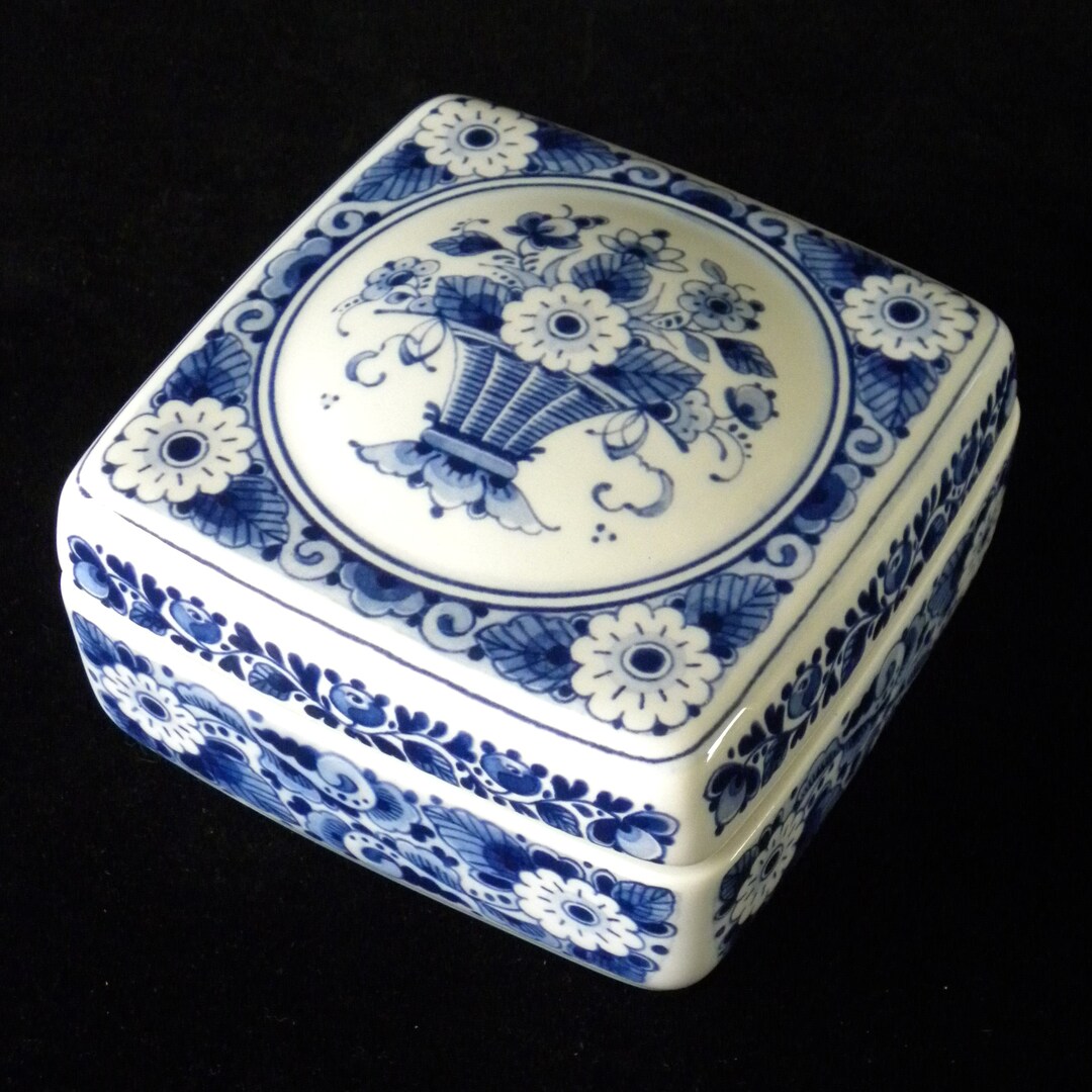 Royal Delft Blue Handmade Square Table Box With Floral Decoration ...