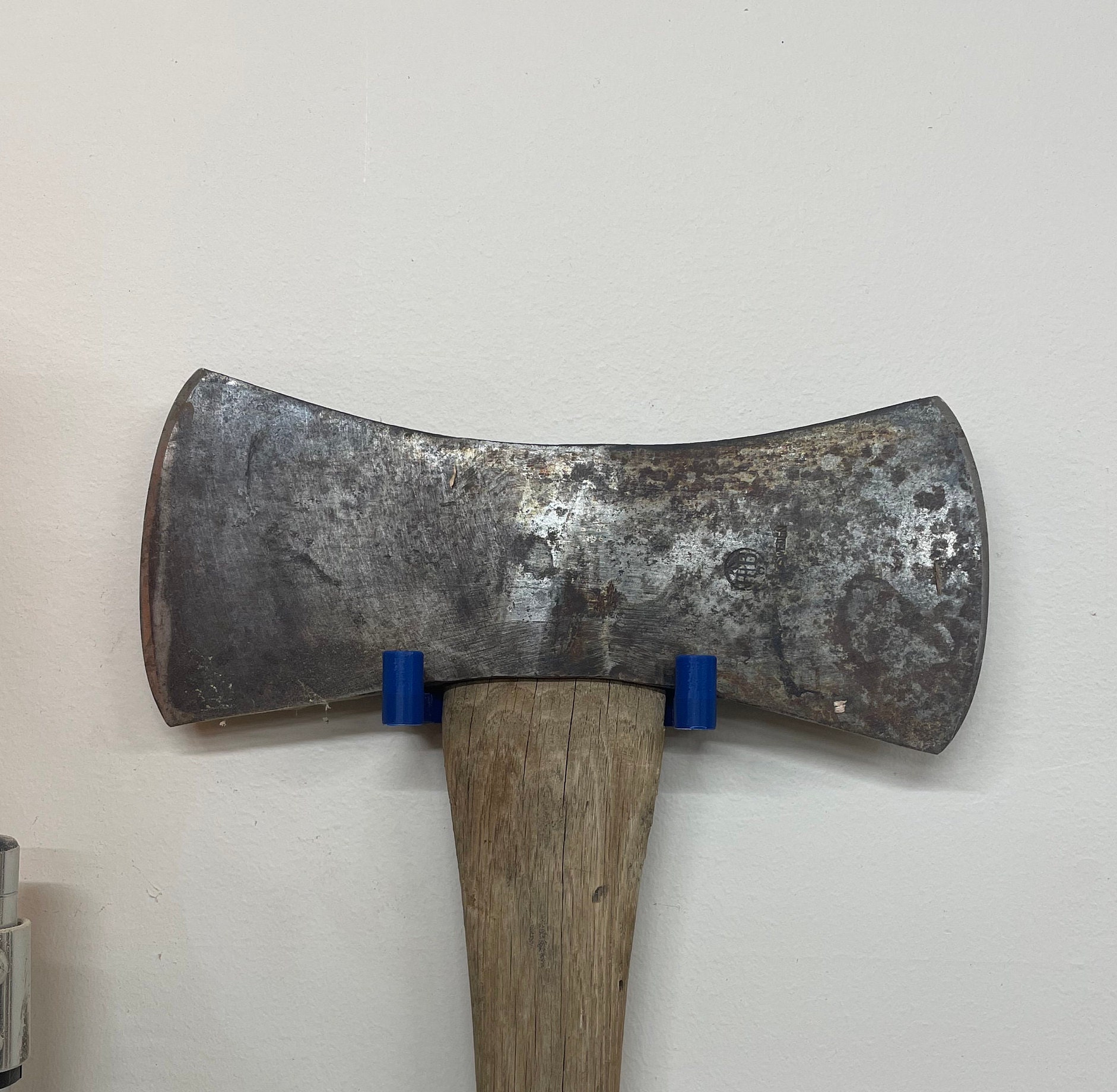 Axe Wall Hanger / Axe Wall Mount / Sword Wall Display / Cosplay Wall ...