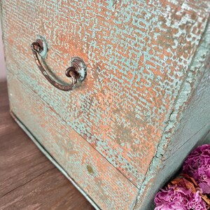 Fabulous Chippy Farmhouse Old Wood Storage Trunk Shabby Chic Patina Old ...
