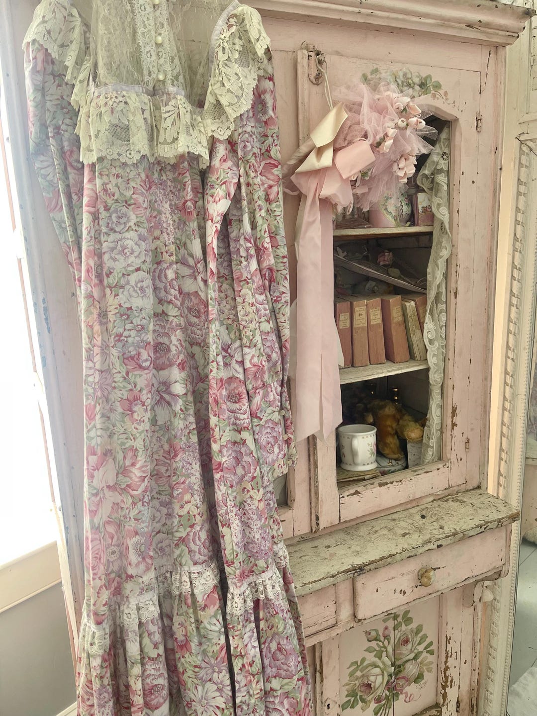 Lovely Vintage Floral and Lace Cottage Core Dress High Neck Pearled ...