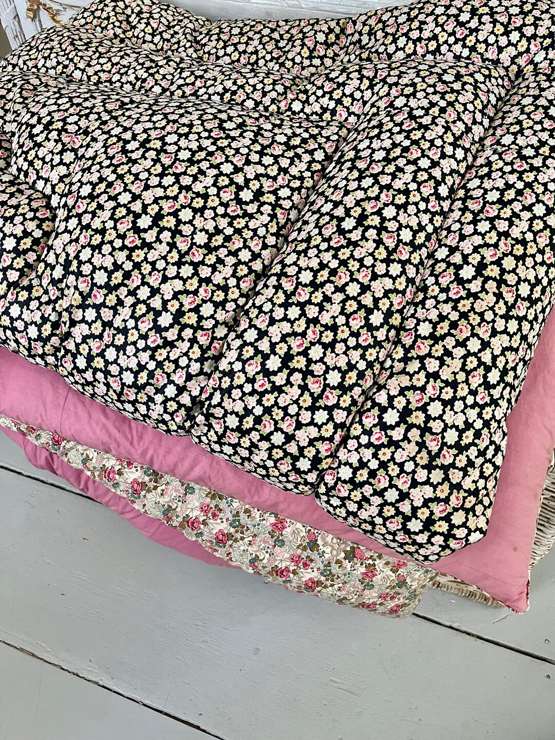 Ditsy Rose Eiderdown Early Unique Gorgeous Plump True Down Black With ...