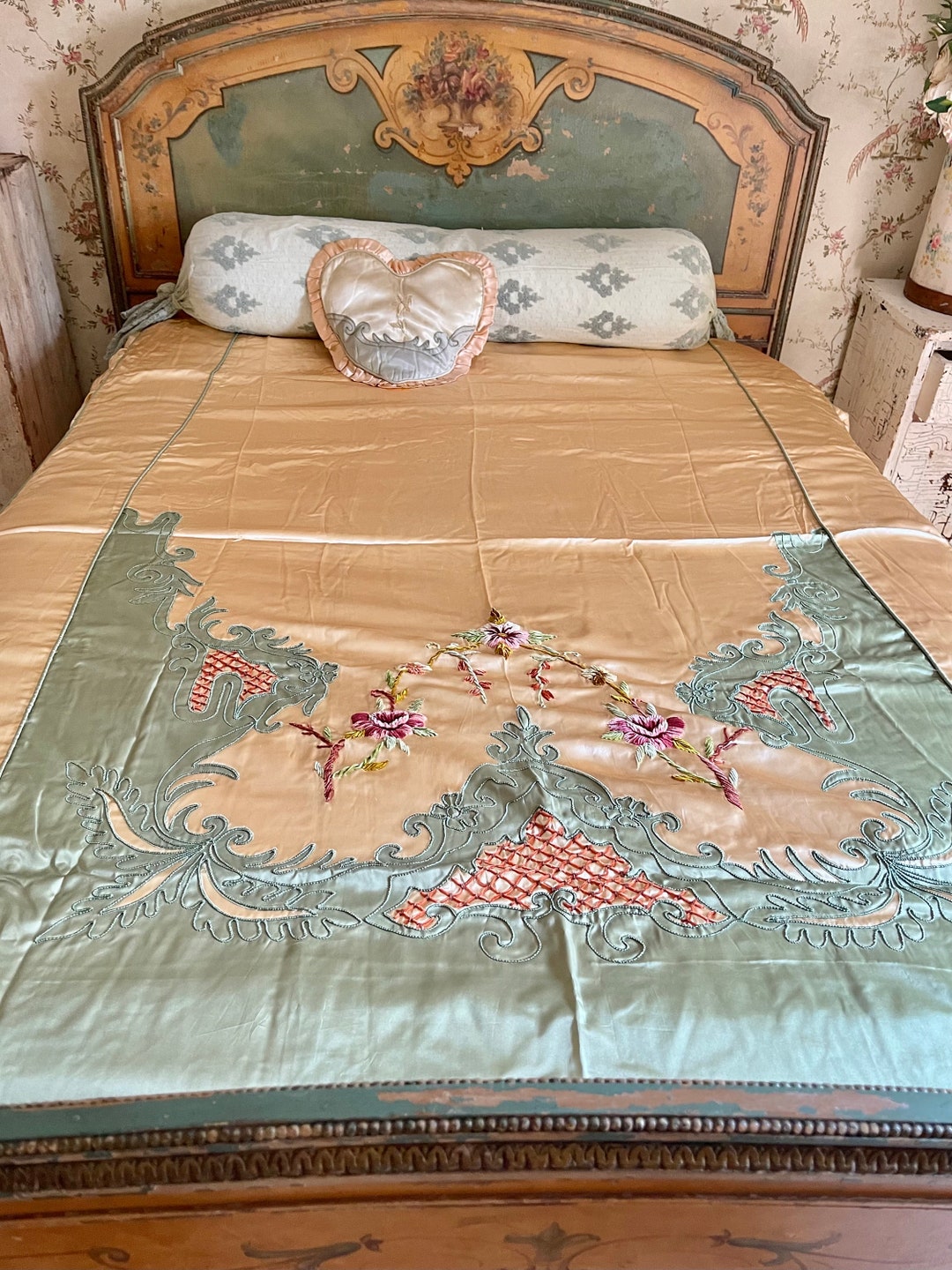 The Most Elegant Early French Silk Taffeta Cotton Lined Coverlet Gold ...